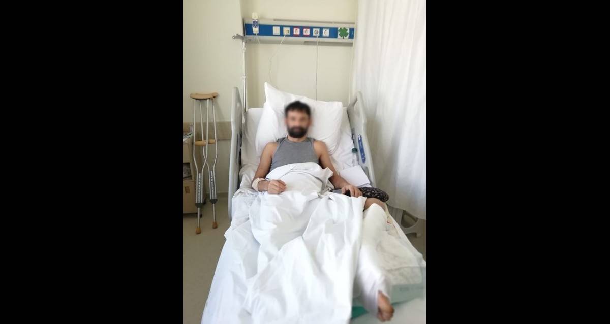 Bir adam güzel bir kızla evlendi. Bir adam güzel bir kızla evlendi.